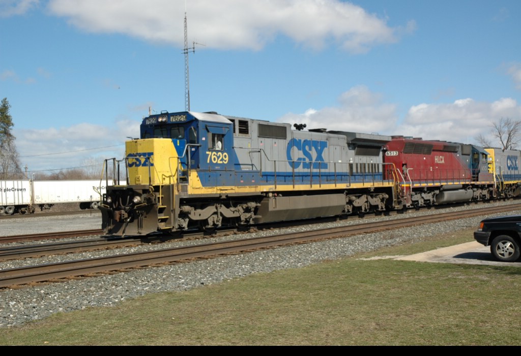 CSX 7629, West on CSX